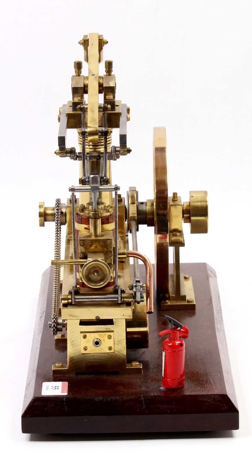 An all brass scale model of a live steam - Auktionen & Preisarchiv